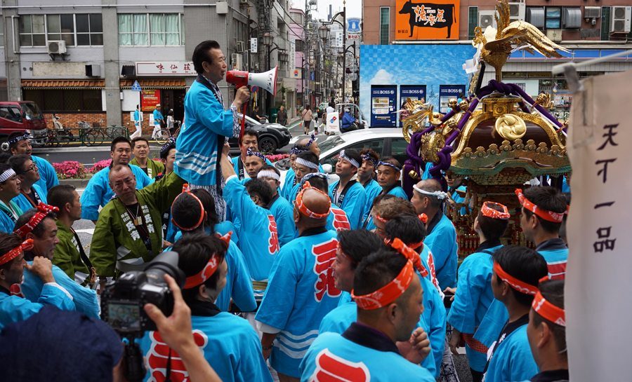 Photographs from Shinjuku's Hanazono Shrine festival | TokyoReporter